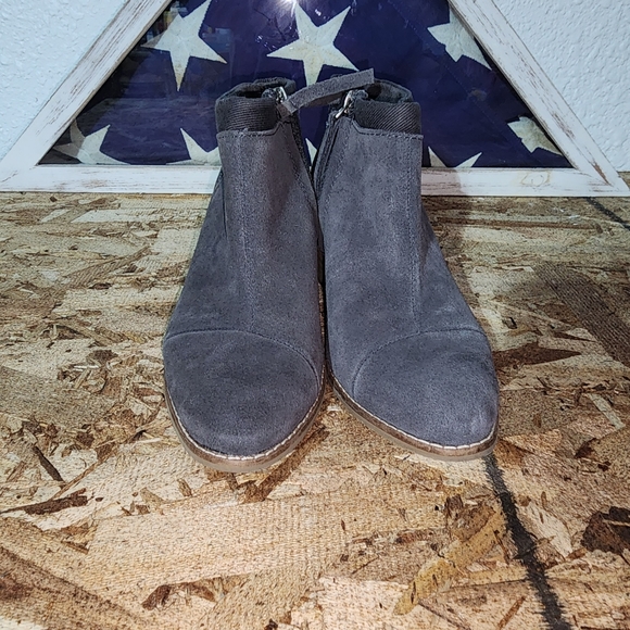 Toms | Shoes | Toms Womens Suede Round Toe Block Heel Side Zip Ankle ...